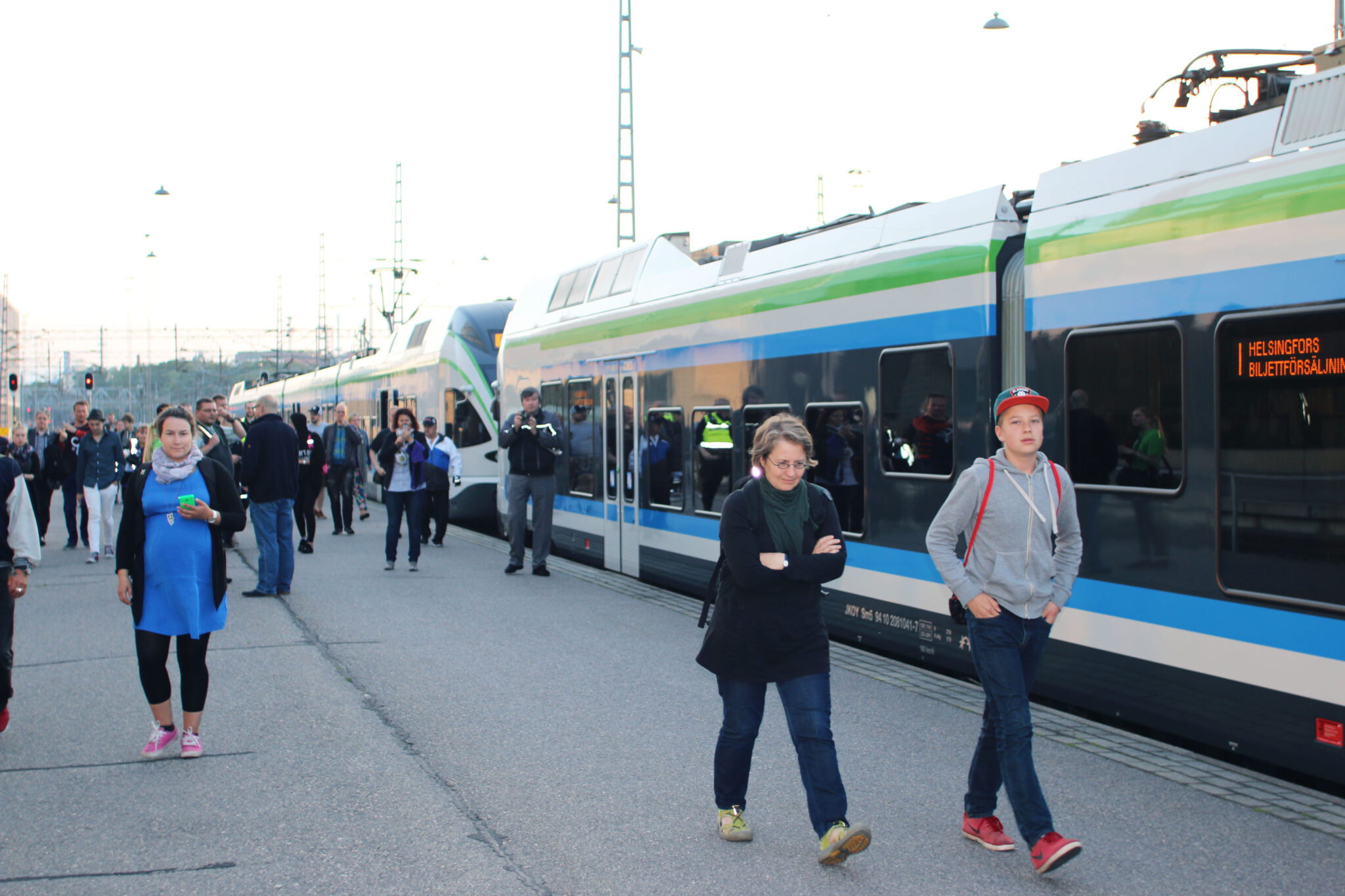 Commuters cheer as Ring Rail Line connects Helsinki city to airport ...